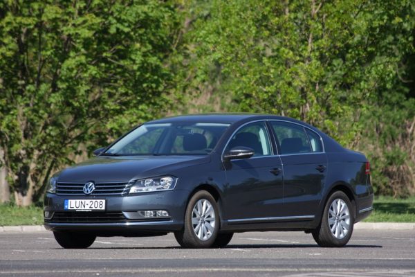 Ki a király? Régi és új Volkswagen Passat teszt - Autónavigátor.hu