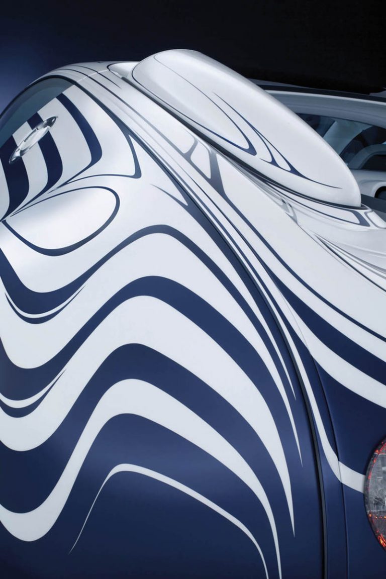 Bugatti porcelán díszítéssel - Autónavigátor.hu