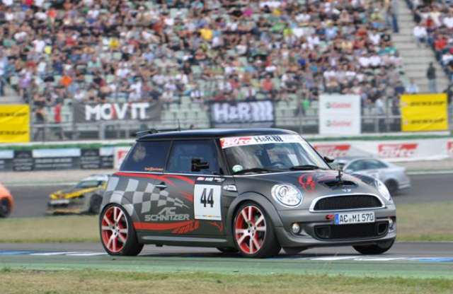 Sebességrekord MINI-vel - Autónavigátor.hu