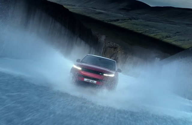 Életveszélyes mutatvánnyal érkezett meg az új Range Rover Sport ...