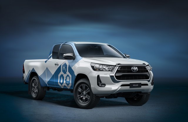 Vizet pöfögő Toyota Hilux készül - Autónavigátor.hu