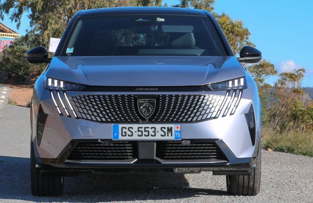 Viszik mint a cukrot az új Peugeot 3008-at - Autónavigátor.hu