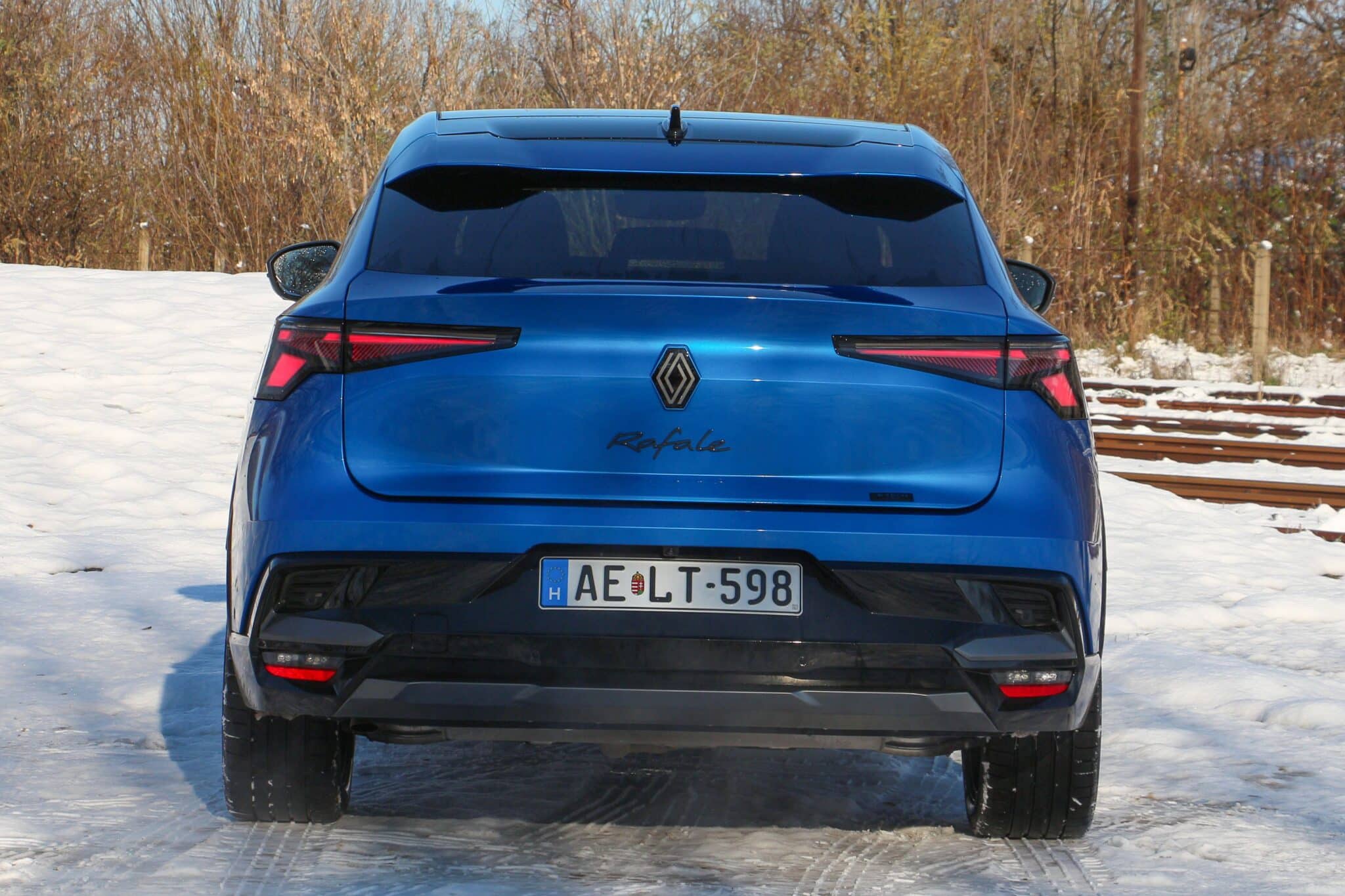 Limuzin helyett már SUV-kupé a luxus Renault: ilyen a Rafale ...