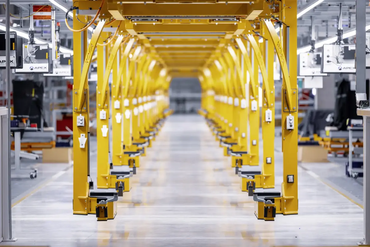 Immár hivatalos: Magyarországon folytatódik a legolcsóbb új Mercedes ...